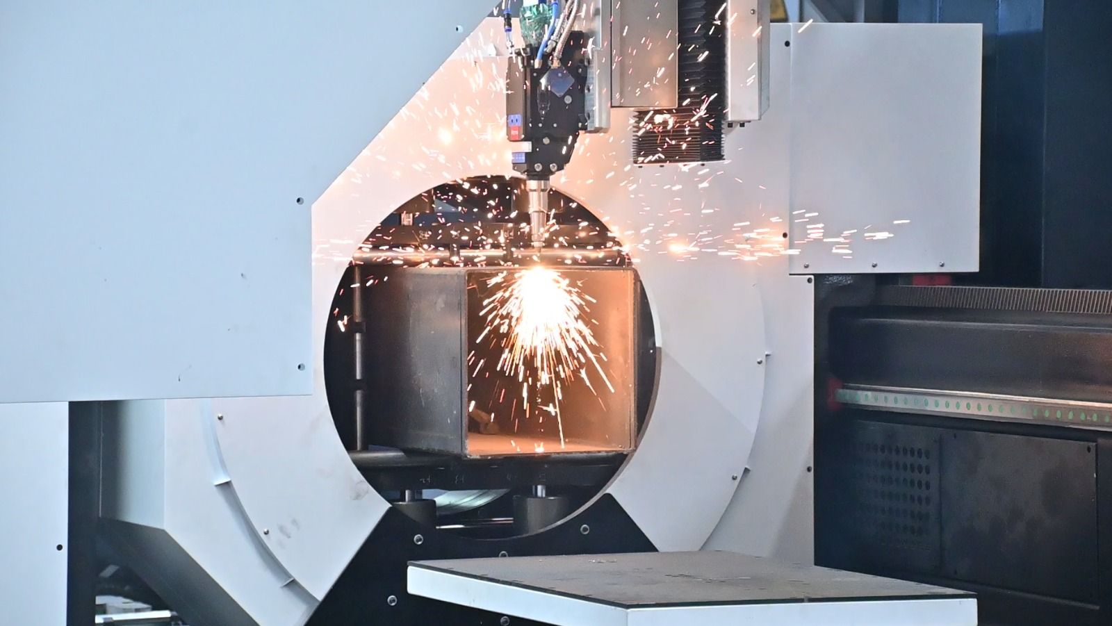Vraag een brochure aan voor lasersnijmachines ️📄